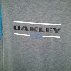 Oakley | Shirts | Oakley Regular Fit Graphic Logo Print Tee Shirt Mens ...